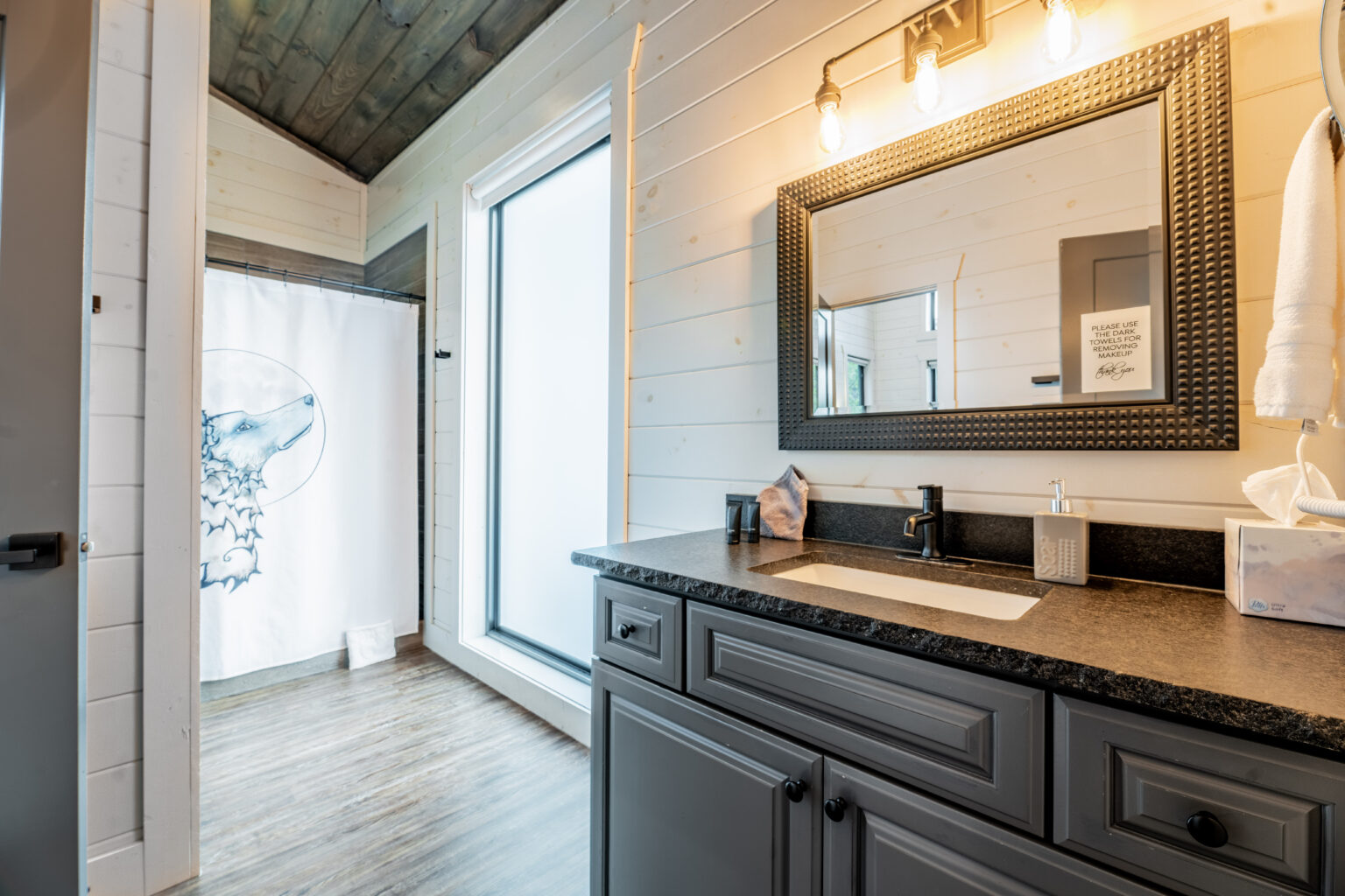 Pigeon Forge Cabin Rentals near Dollywood with Indoor Pool